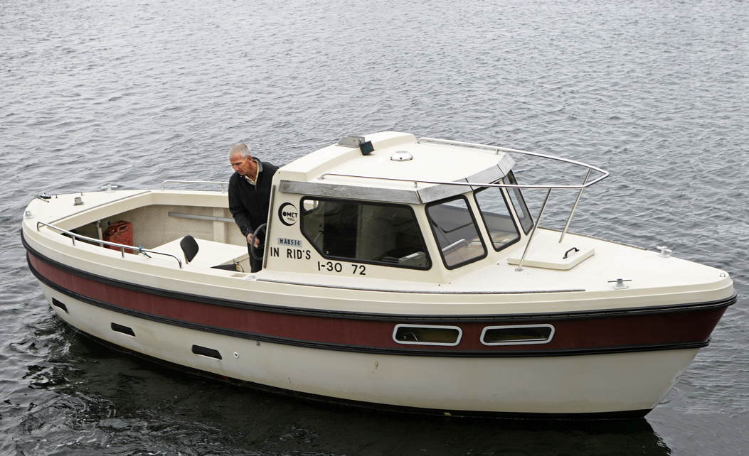 Båttester /Langturbåt / Styrhusbåt / Comet 780 Kombi Sjark